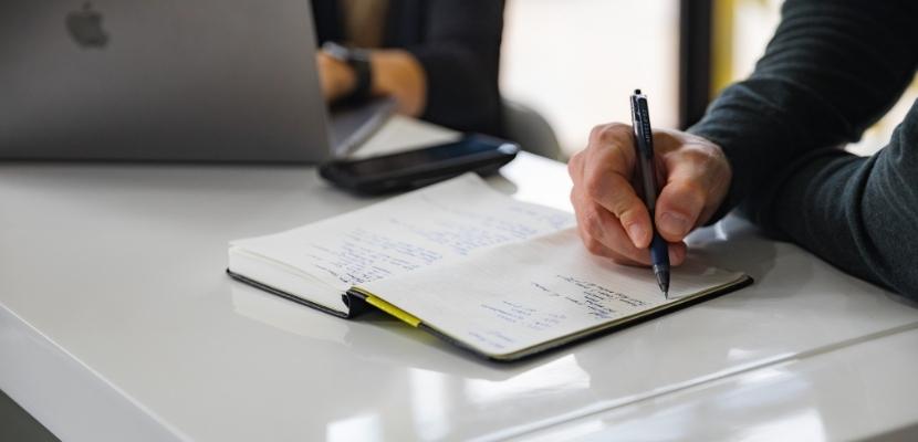 OKRs: definição e diferença para KPIs em 55 caracteres OKRs: definição e diferença para KPIs em 55 caracteres